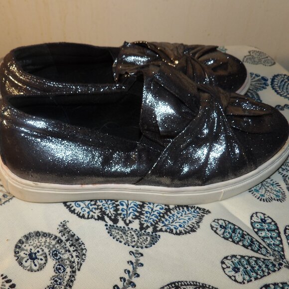 Yellow Box | Shoes | Yellow Box Wendie Metallic Look Loafers Sz 75m ...
